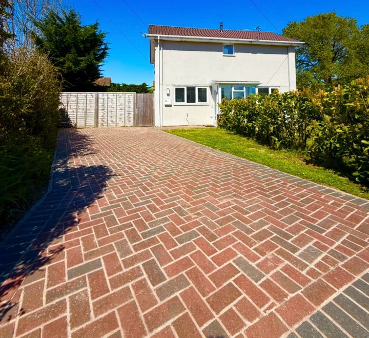 Modern, Spacious 2 Bedroom House With Parking - New Forest District