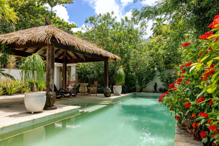 Beachfront Villa Bilawi At Oak Beach - Queensland