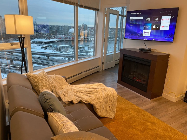 Lovely 1 Bedroom Condo With Amazing View - 