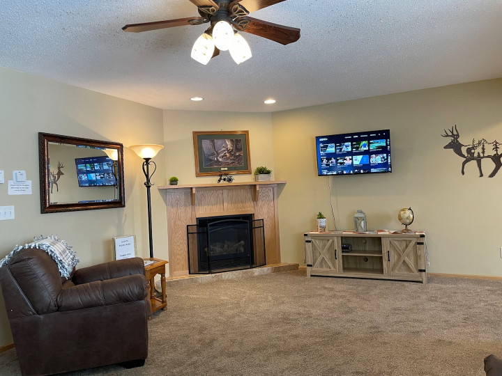 Cozy Unit Next To C-i Snowmobile/bike Trail. - Crosby, MN
