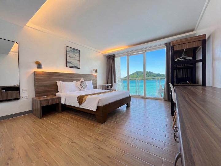 Coron Underwater Garden Resort-bay View Suite Room - Corón