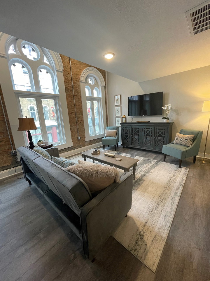 Sophisticated 1 Bdrm Downtown Laf Just Min To Pu - Lafayette, IN