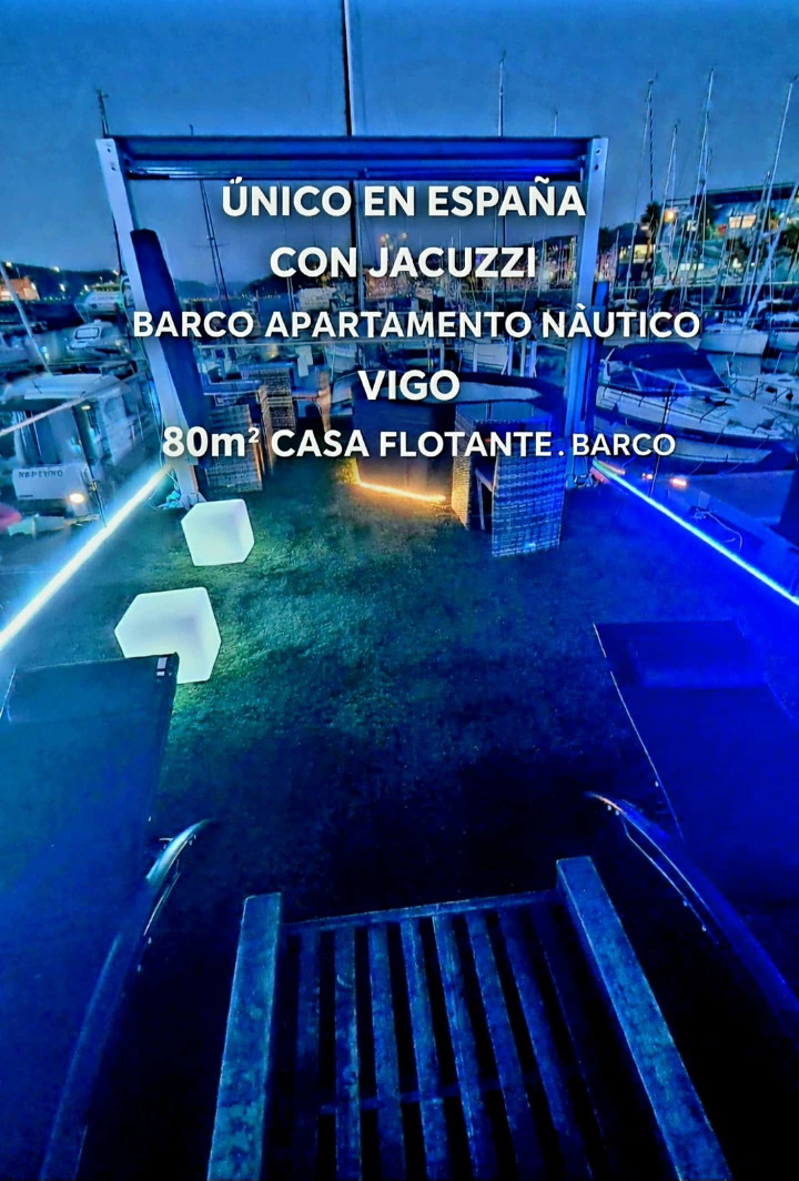 Casa Flotante Vigo Dársena Islas Cies Y Cangas - Vigo