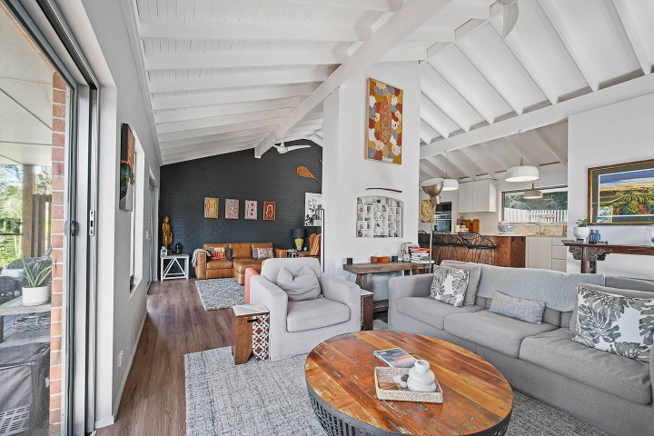 Stylish Villa 38 Has Stunning Lake & Ocean Views A Perfect Retreat ! - Smiths Lake