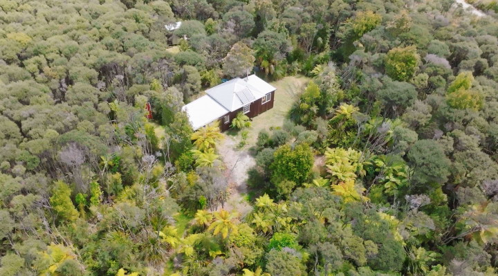 Off Grid Retreat
In Karamea - カラメア