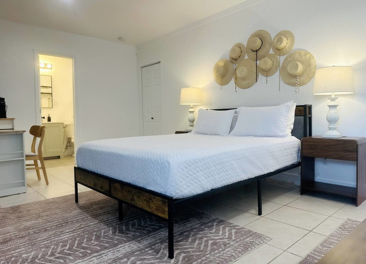 Wilton Manors Guesthouse Unit #1 - Fort Lauderdale, FL