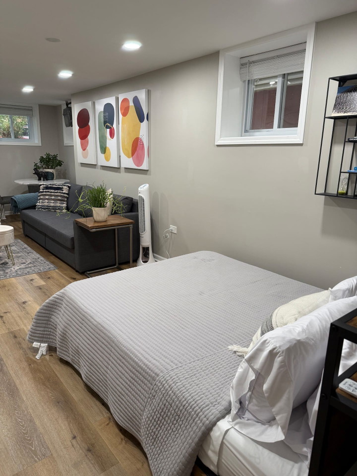 Private Studio Near Wrigley - Chicago, IL