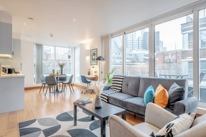 Kula Tower Hill Premium Studio With Balcony - Central London
