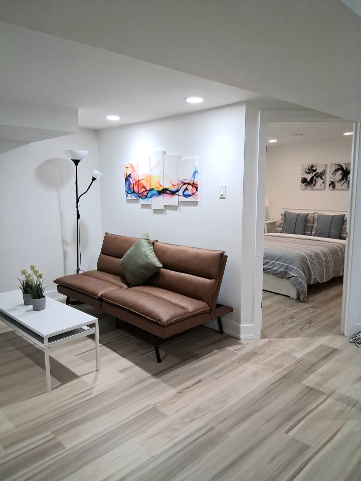 Close To The Airport/ 30 Min. From The Downtown - Toronto