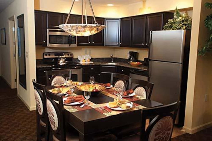 Minutes From Shopping And Theme Parks Sleeps 6! - Williamsburg, VA