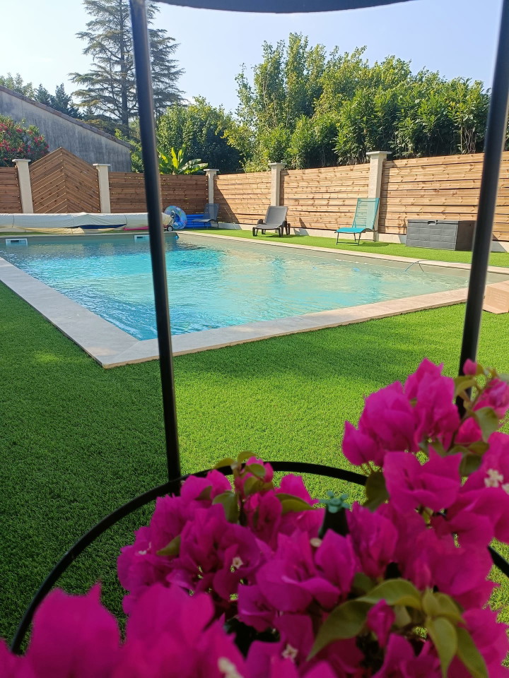 Chrysmo : Le Romane - Gîte Avec Terrasse & Piscine - Vallon-Pont-d'Arc