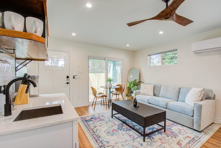 Luxury Guest Suite | Heights - Houston