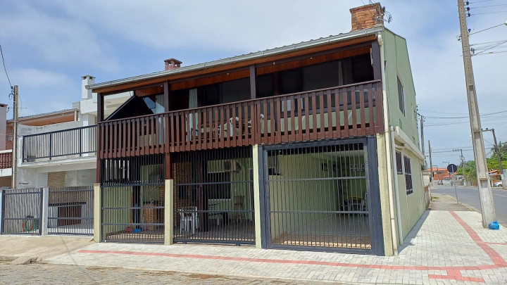 Casa Espaçosa Próxima A Praia Em Barra Velha - Barra Velha