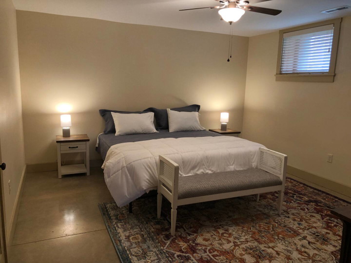 1 Bedroom Apartment In Dubuque Historic District - Dubuque, IA