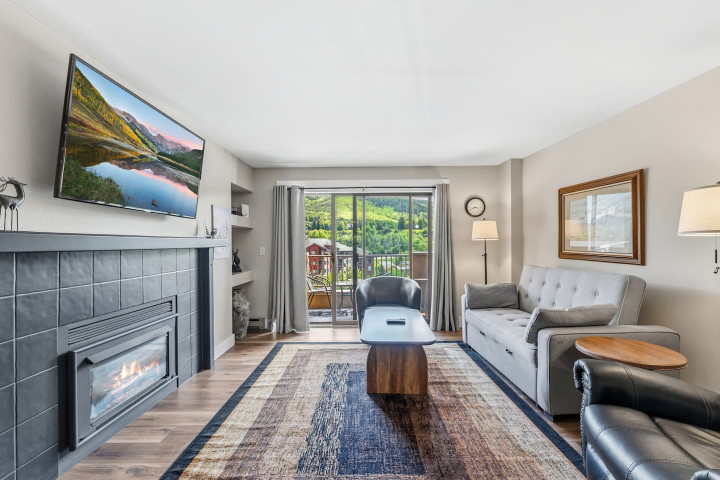 Newly Remodeled Ski In/ski Out Condo @ The Seasons - Avon, CO