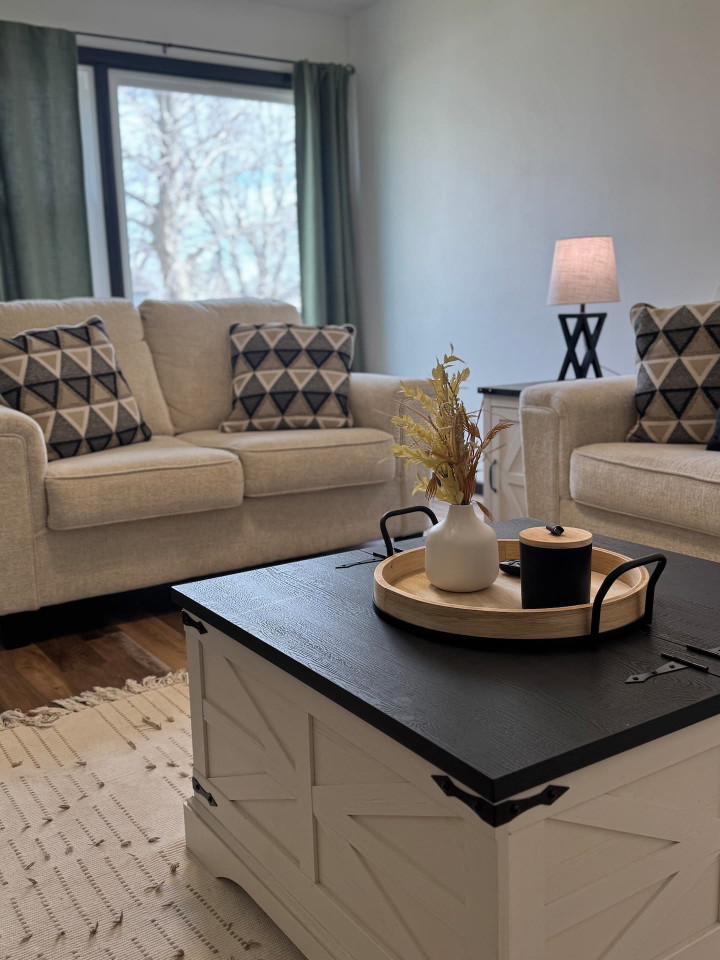 Cozy Escape  Fireplace  Near Downtown & Lake - Oshkosh, WI