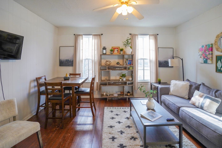 The Loft 201 | Upstairs 1br, Walk To Downtown - Fort Wayne, IN