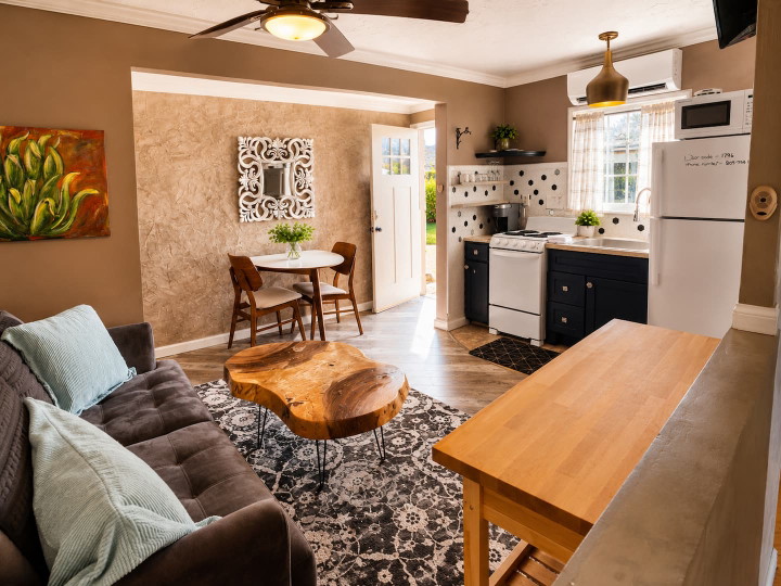Foothill Hideaway - Azusa, CA