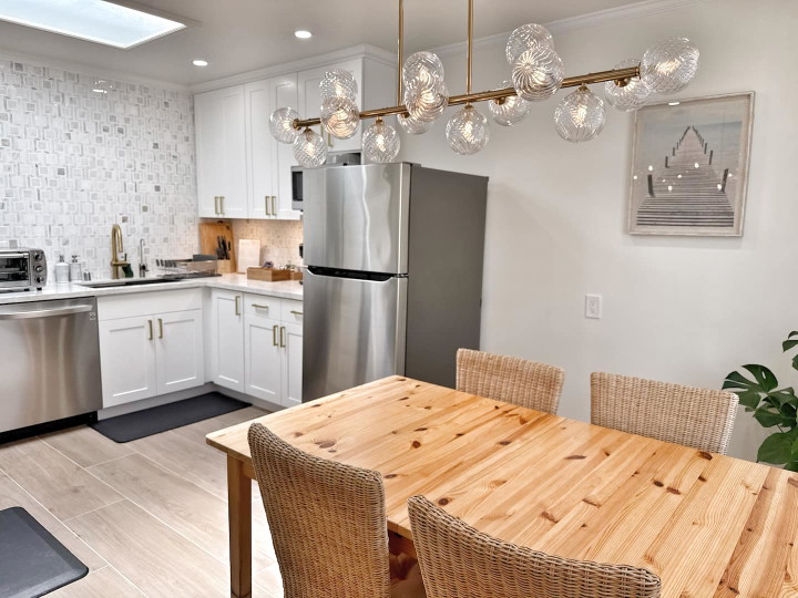 Sunny & Cozy Upstairs 2bd/1ba, Walk To Bart - San Francisco, CA