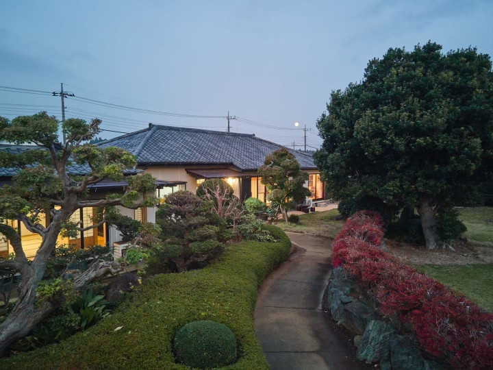 庭園付き高級宿
木洩日邸.
静かな庭園を和風平屋.最大8名.東京近郊成田空港近く.家族・近く温泉有り - Narita
