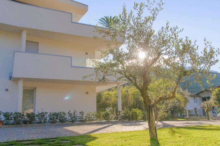 Garda Living Apartments -Trilocale Con Giardino - Riva del Garda