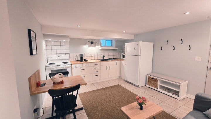 Entire Basement Suite In Corso Italia - Toronto, ON