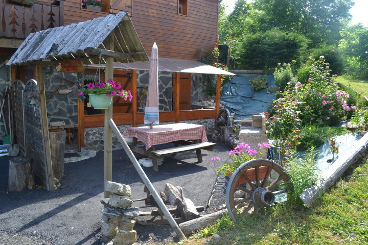 Appartement, Gîte Dans Chalet - Murat-le-Quaire
