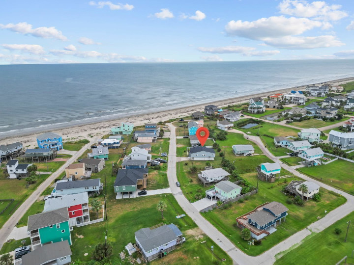 Beachfront/free Golf Cart! Hot Tub! Pets. King Bed - Galveston, TX