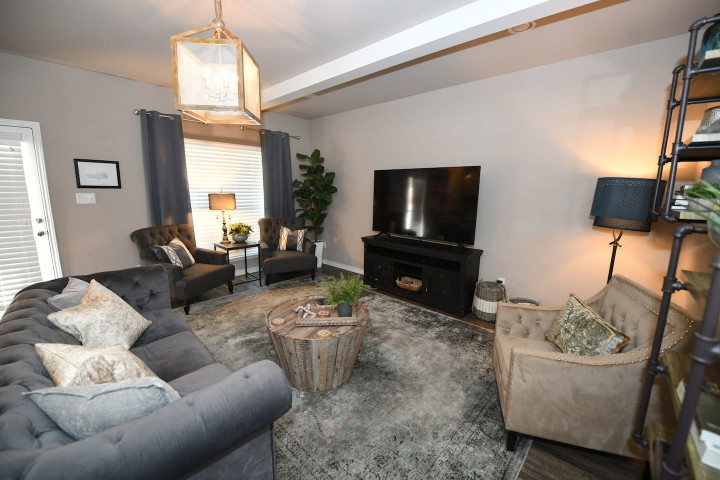 Spacious And Elegant Townhome 3br/3.5 Bath - College Station, TX