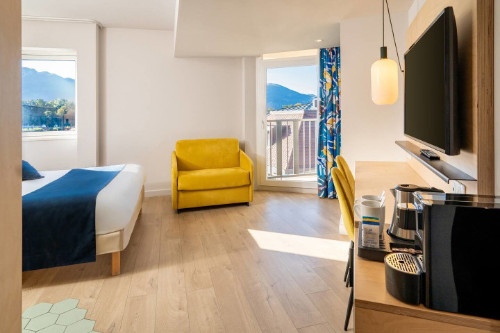 Chambre Spacieuse Pour 3 Avec Spa Inclus - Aix-les-Bains