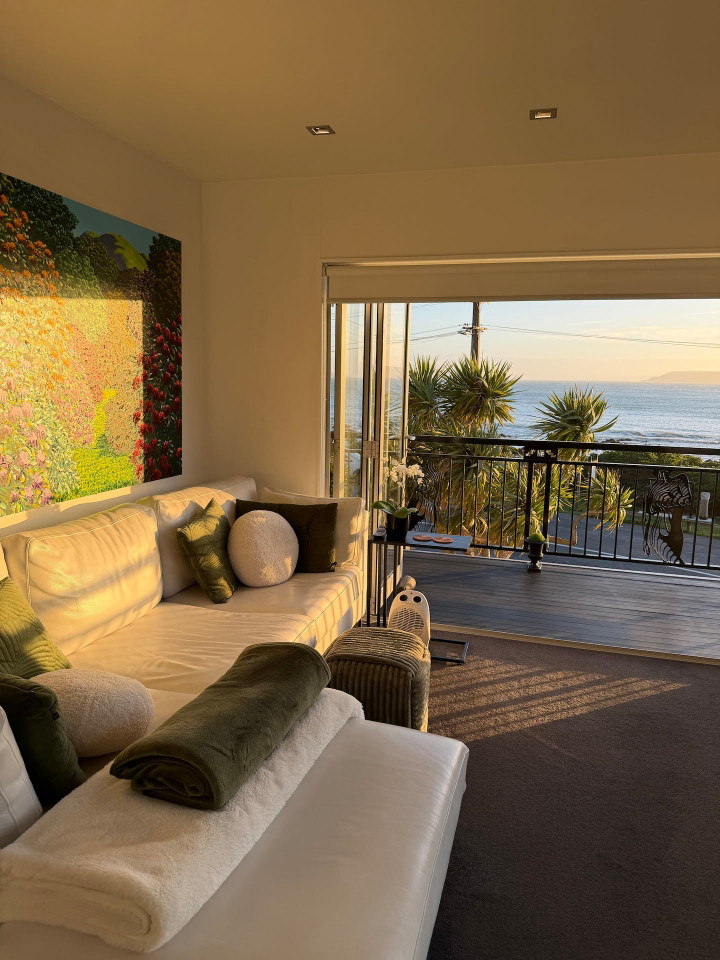 Plimmerton Beachfront Escape - Porirua