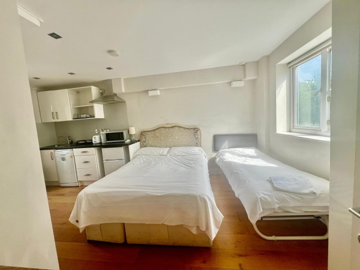 Studio 2, Kew Gardens Studios - Brentford