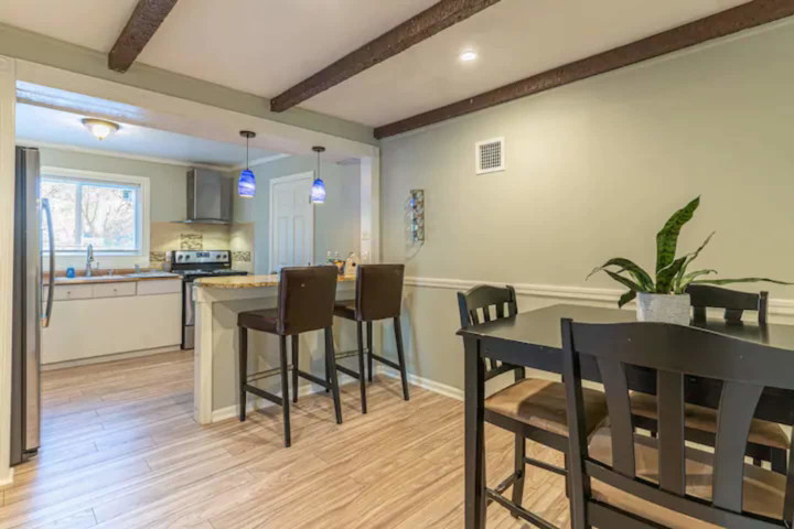 Spacious 1-bedroom Apartment Pet Friendly! - Greenwich, CT