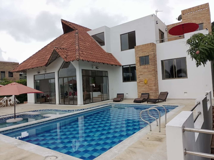 Spacious And Beautiful Vacation Home In Anapoima - Anapoima