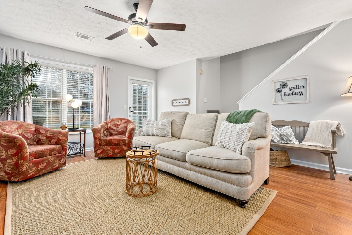 Squeaky Clean, Quiet Location, Fully Equipped - Auburn, AL