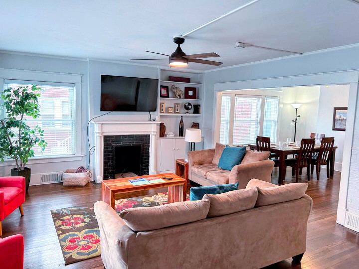 Spacious 6br/4ba Great For Groups & Large Families - Erie, PA