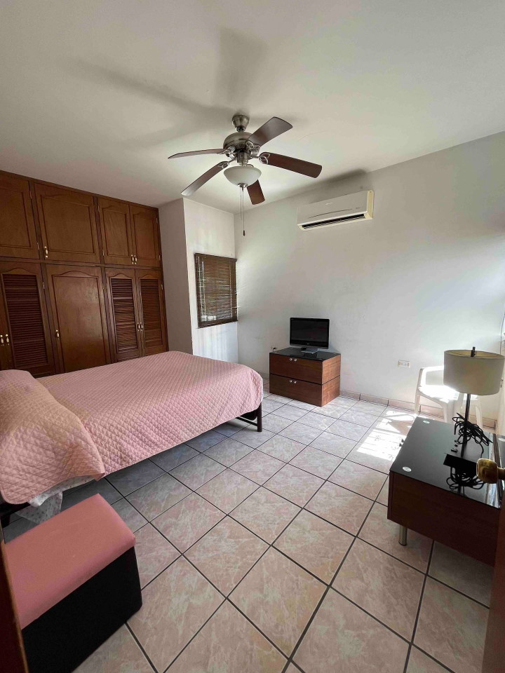 Charming House In Front Of The Park - Hermosillo