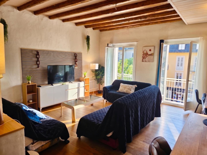Grand T3 Traversant Avec 2 Balcons En Hypercentre - Savoie