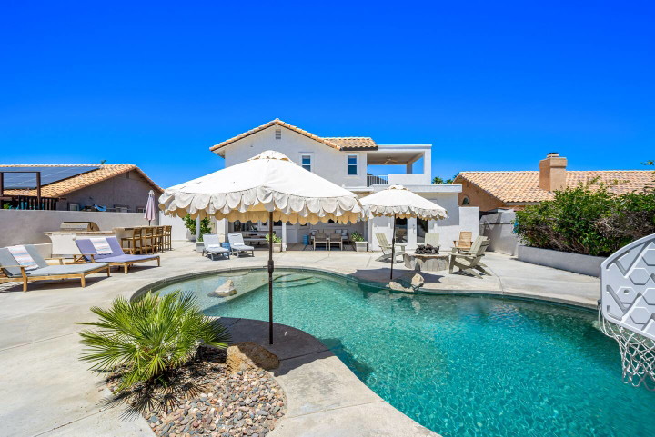 The Hawk's Nest. Views, Private Pool, Pet Friendly - La Quinta, CA