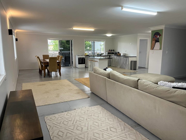 Fully Furnished 4 Bedroom Apartment - Yarraman