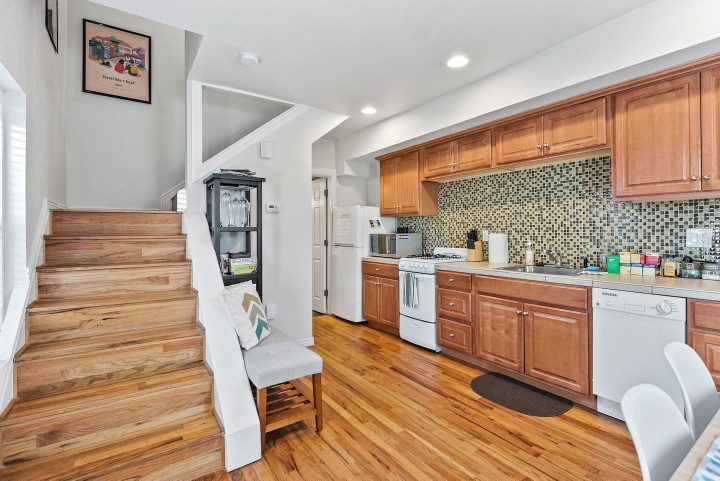 Quaint Carriage House Near Downtown & Interstate - Denver, CO