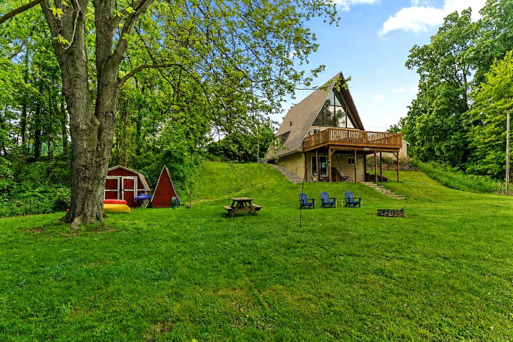 A-frame Lake Retreat: Dock, Canoe, Firepit, Stars! - Constantine, MI