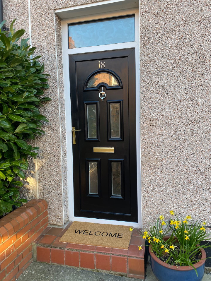 1. Modern 2bed  Parking  Fast Wifi  Wrexham - Wrexham