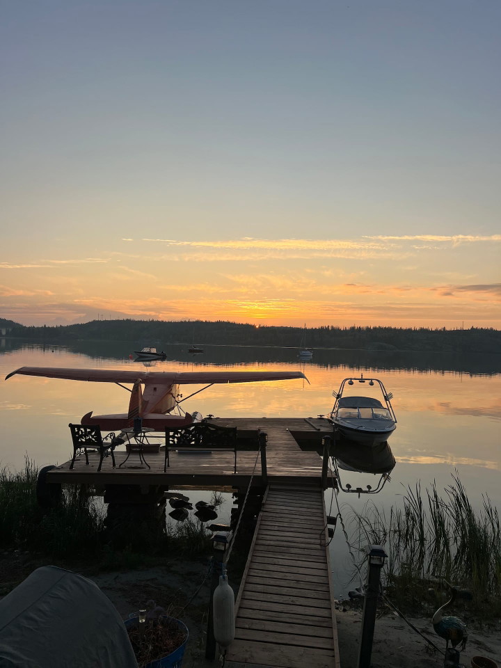 Lakefront Guest Suite On Back Bay Aurora Retreat - Yellowknife