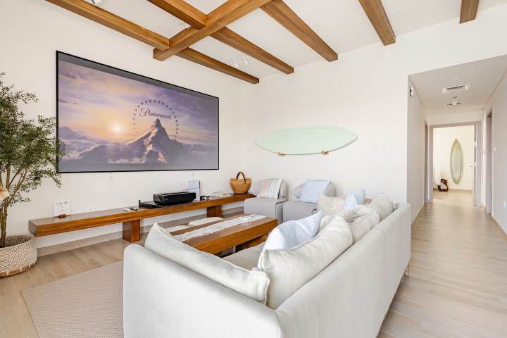 The Surfer's Yas | 2br + Study | Canal/pool View - Abu Dhabi