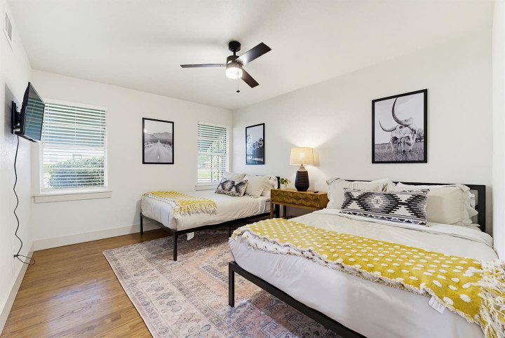 Family-ready  3br + Backyard Near The Square - Decatur, TX