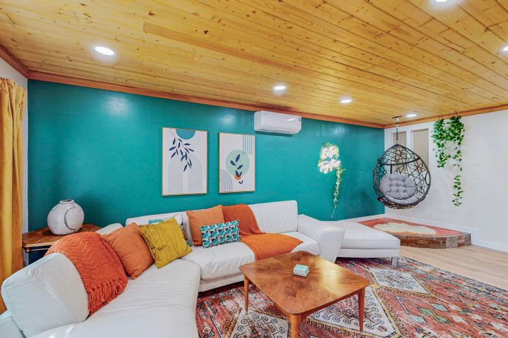 Sunflower Escape W/hot Tub! Pets Welcome. - Albuquerque, NM