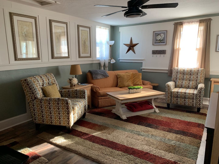 Great Location! Close To Downtown. - Mount Pleasant, IA