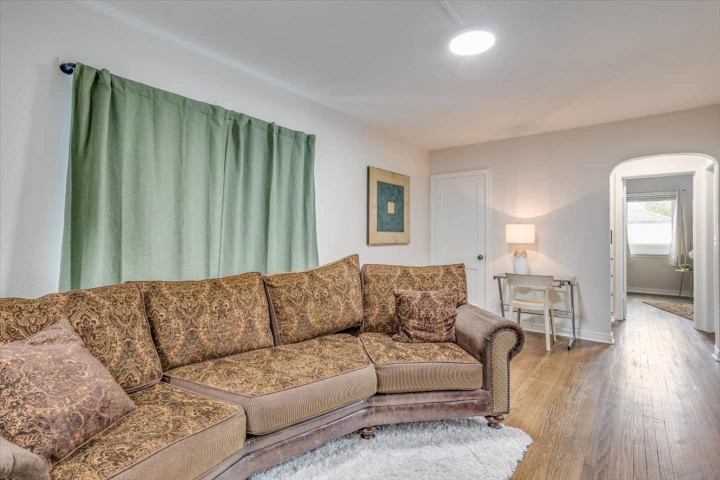 Walk To Wesley! Central Stay W/ Pickle Ball + More - Wichita, KS