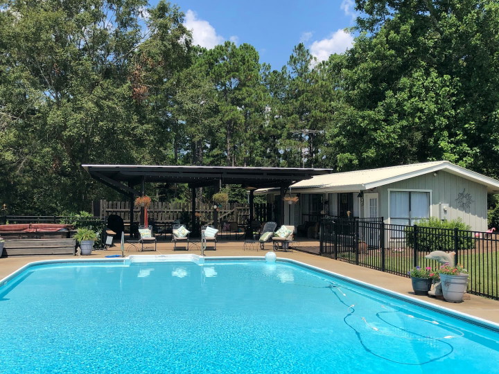 Adorable Cottage With Pool And Hot Tub - Mississippi